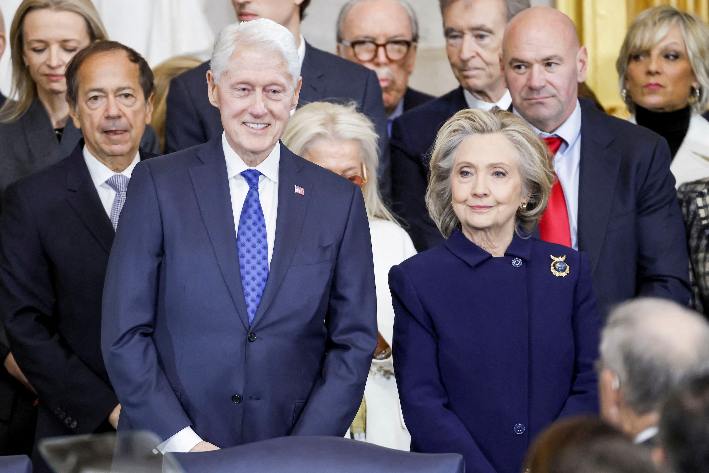Onder dreiging van vervolging stemmen Bill en Hillary Clinton ...