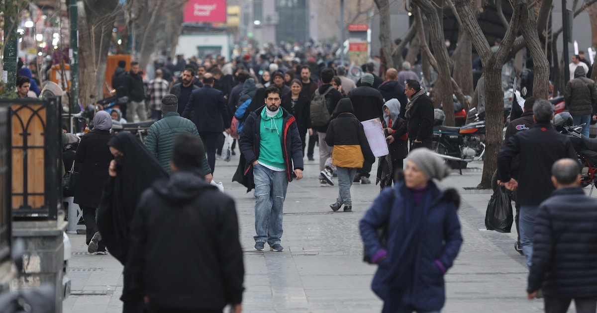 Trump lijkt toon te matigen over snel militair ingrijpen in Iran | de ...