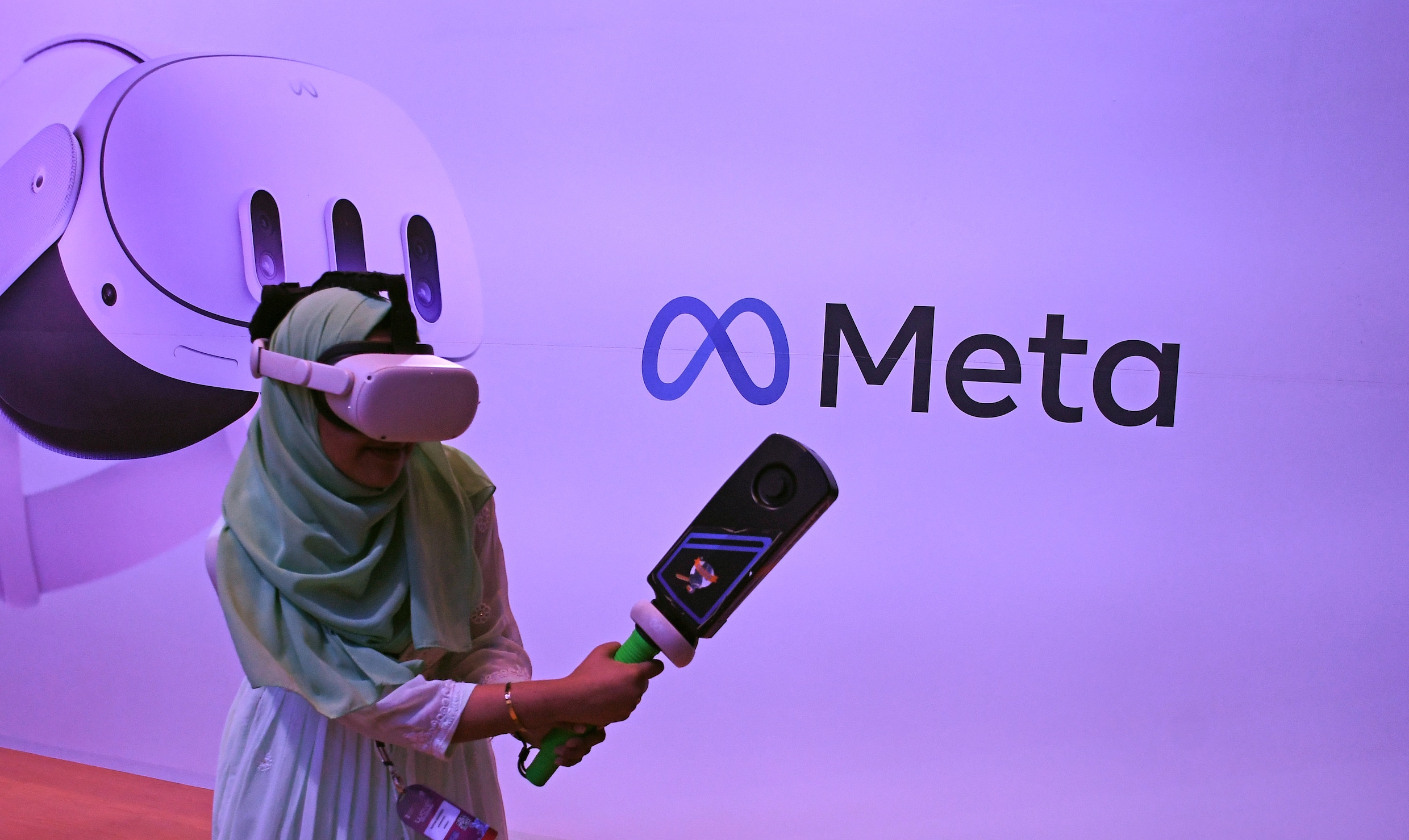 Meta ontslaat 1.500 VR-medewerkers en sluit gamestudio’s | de Volkskrant