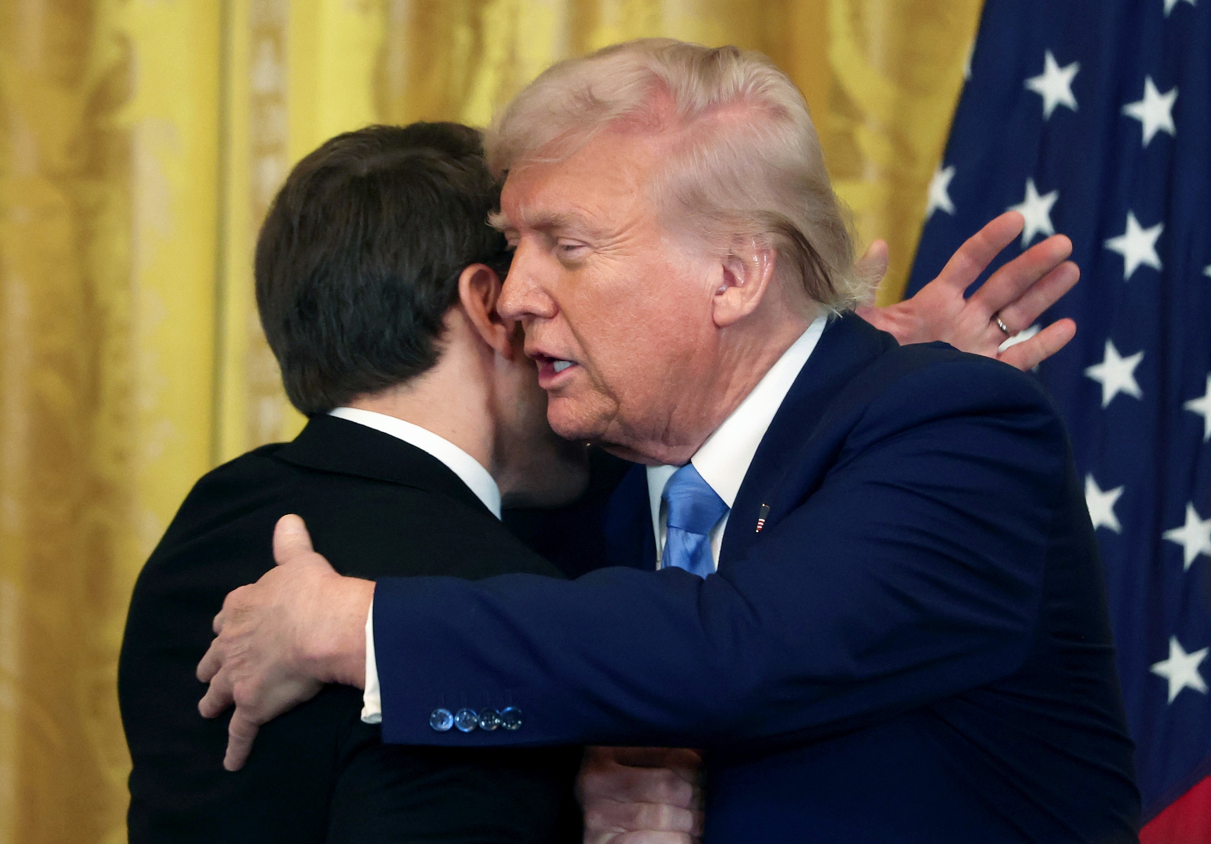 Is er nog iets over van de ‘bromance’ tussen Macron en Trump? | de ...
