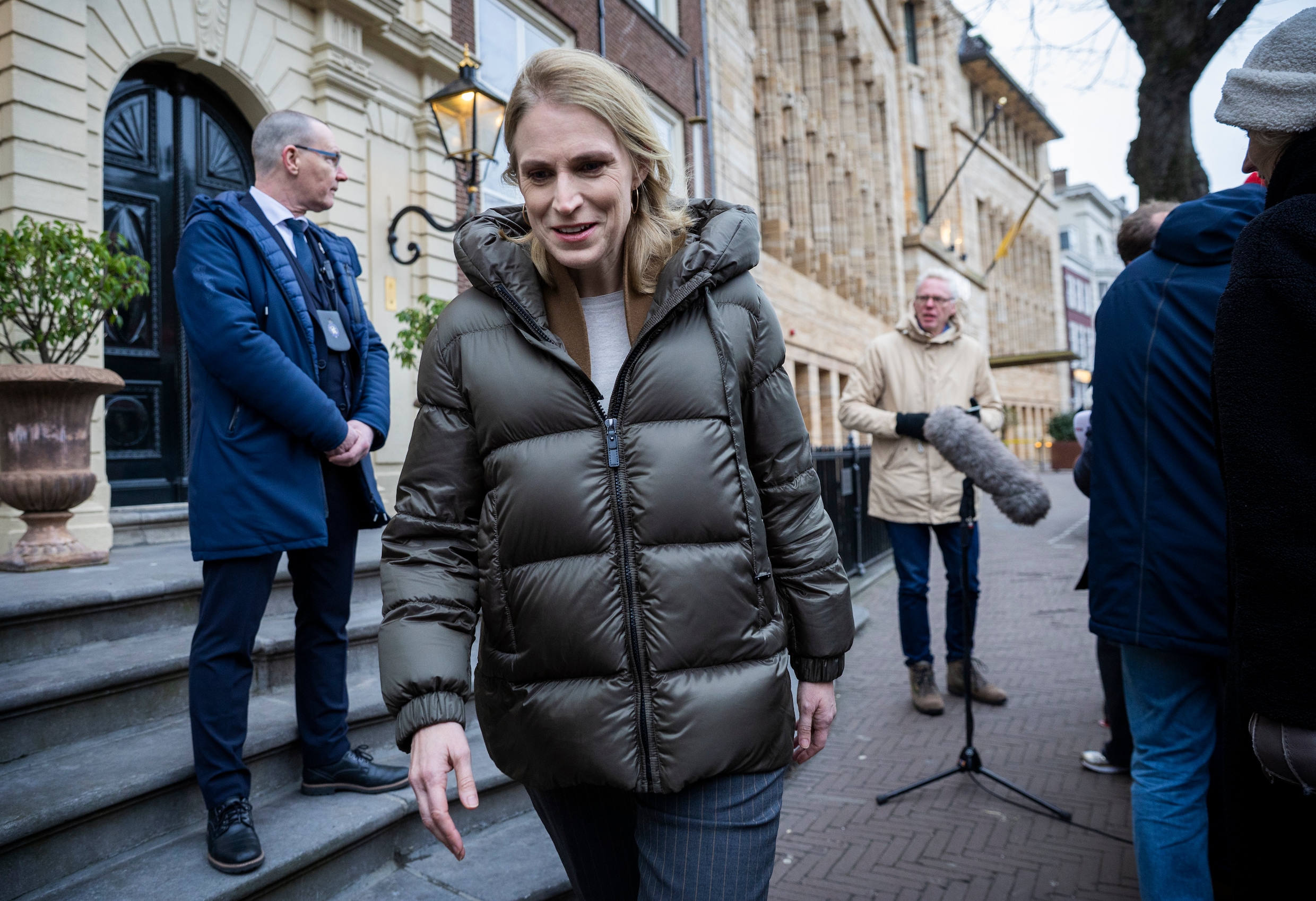 The Guardian spreekt minister Boekholt-O’Sullivan tegen over ...