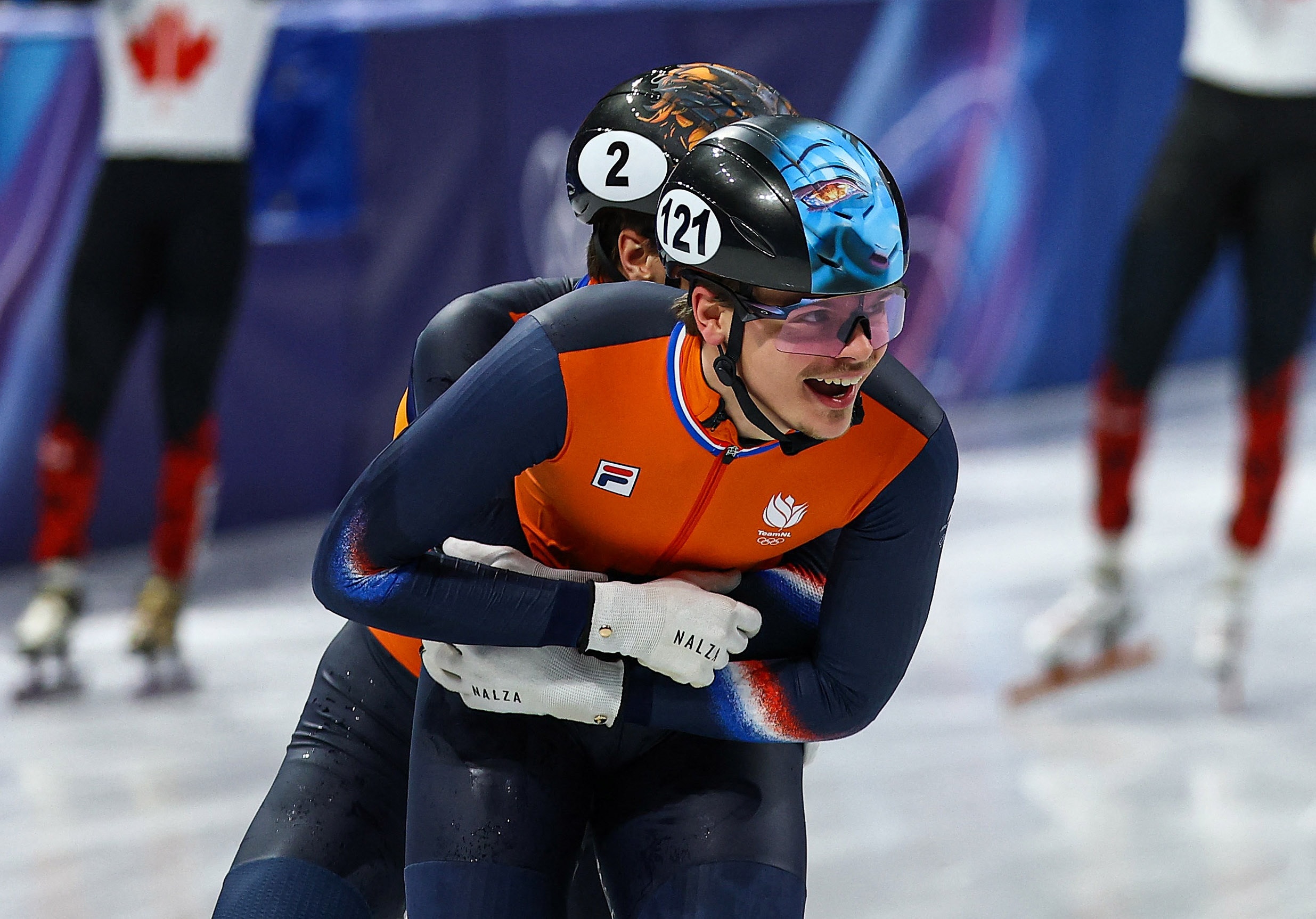 Shorttrackbroers Melle en Jens van ’t Wout vieren zilver en brons op ...