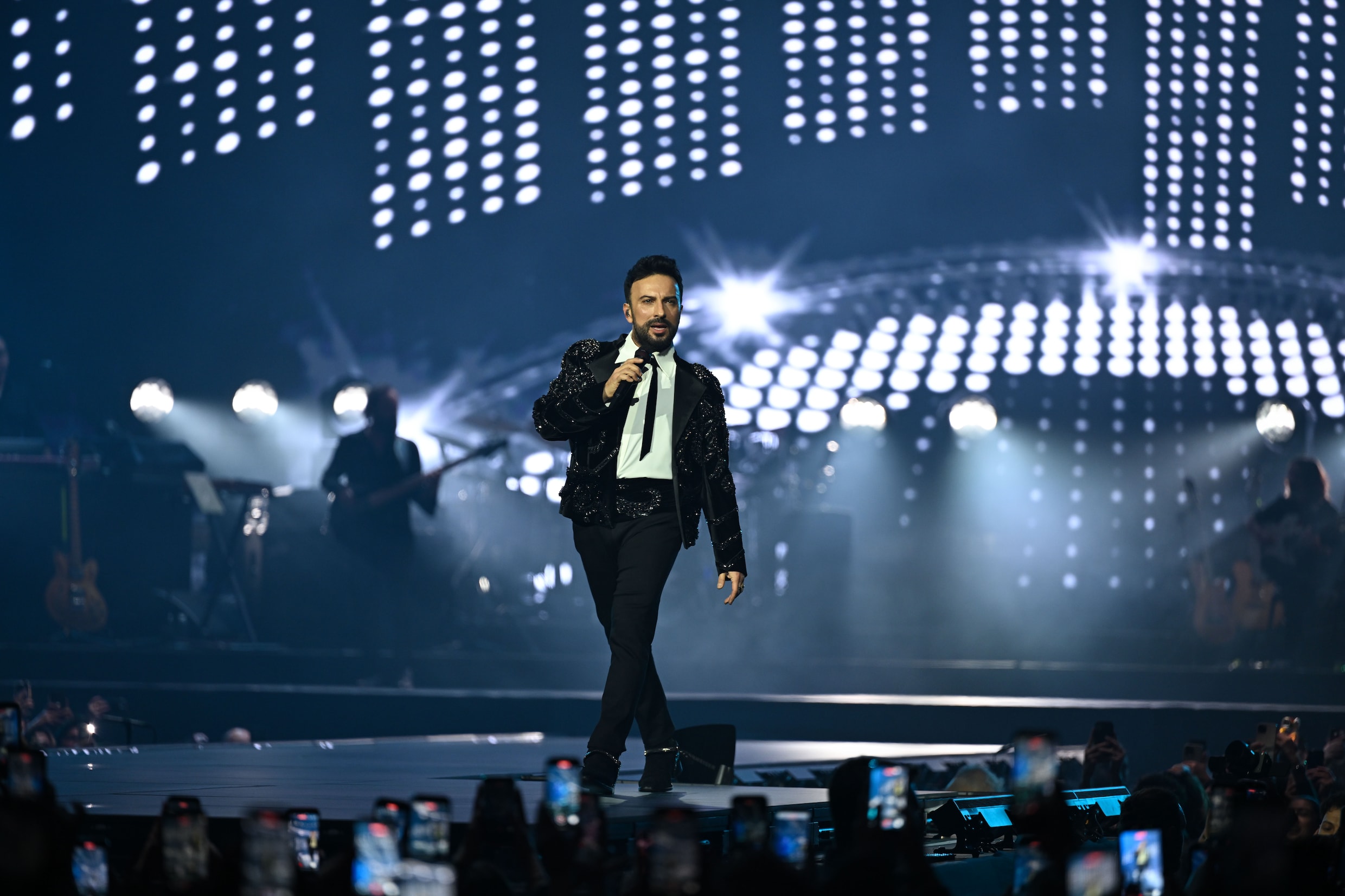 Turkije is verdeeld, behalve over de magie van popster Tarkan | de ...