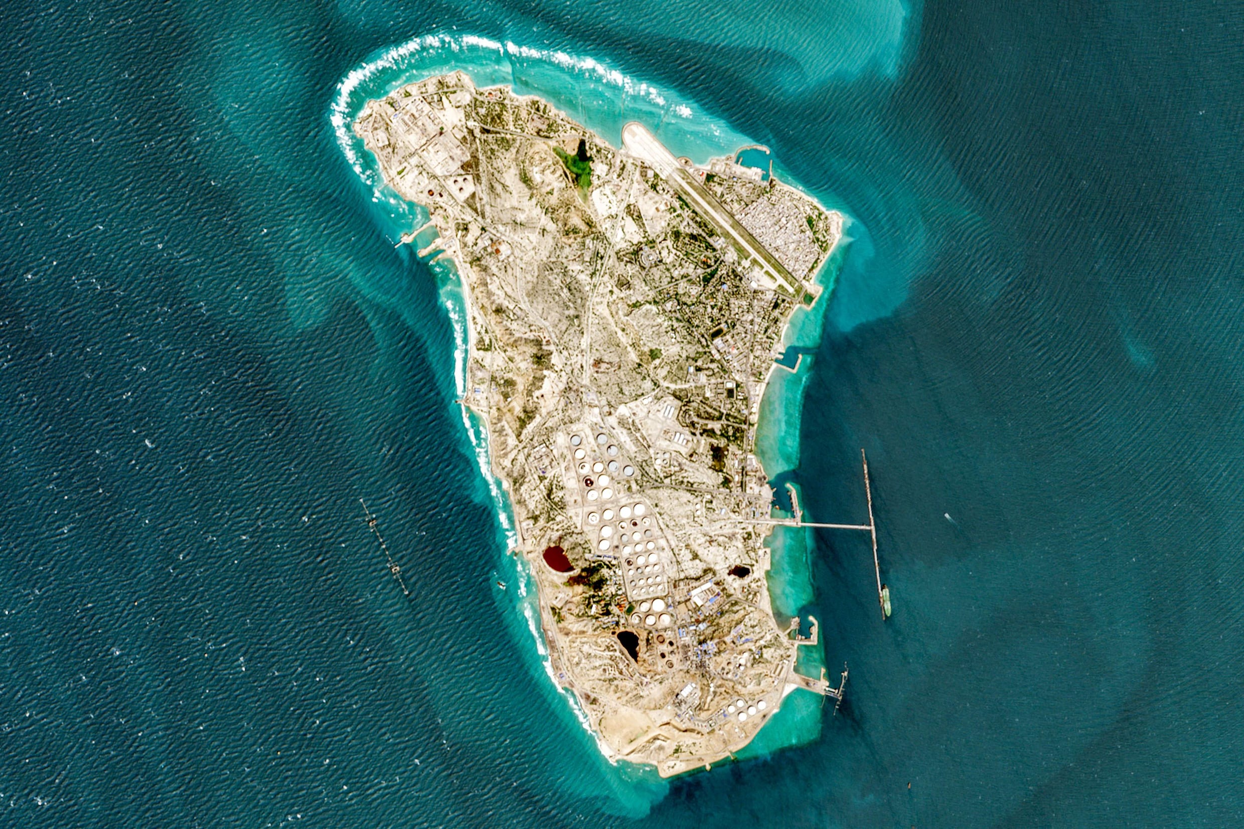 Trump meldt massaal bombardement op Iraans eiland Kharg, cruciaal voor ...