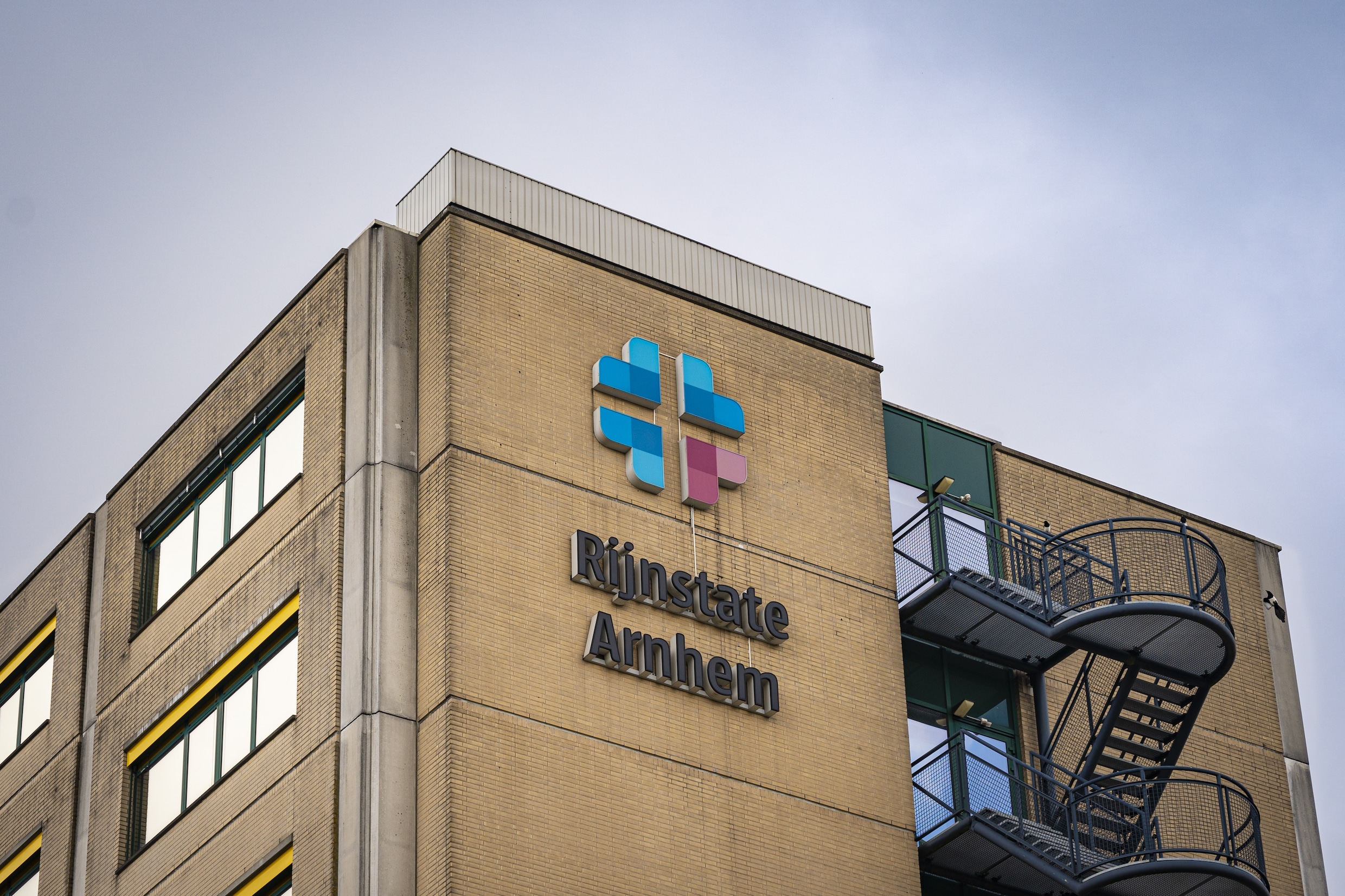 Arts van Rijnstate gebruikte niet alleen eigen sperma, maar ook ivf ...