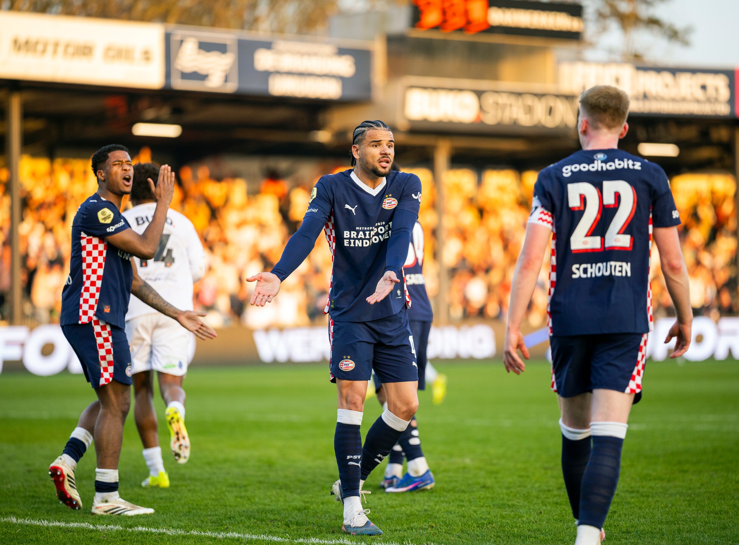 Velsen gaat na de tweede zege van Telstar op aanstaand kampioen PSV (3 ...