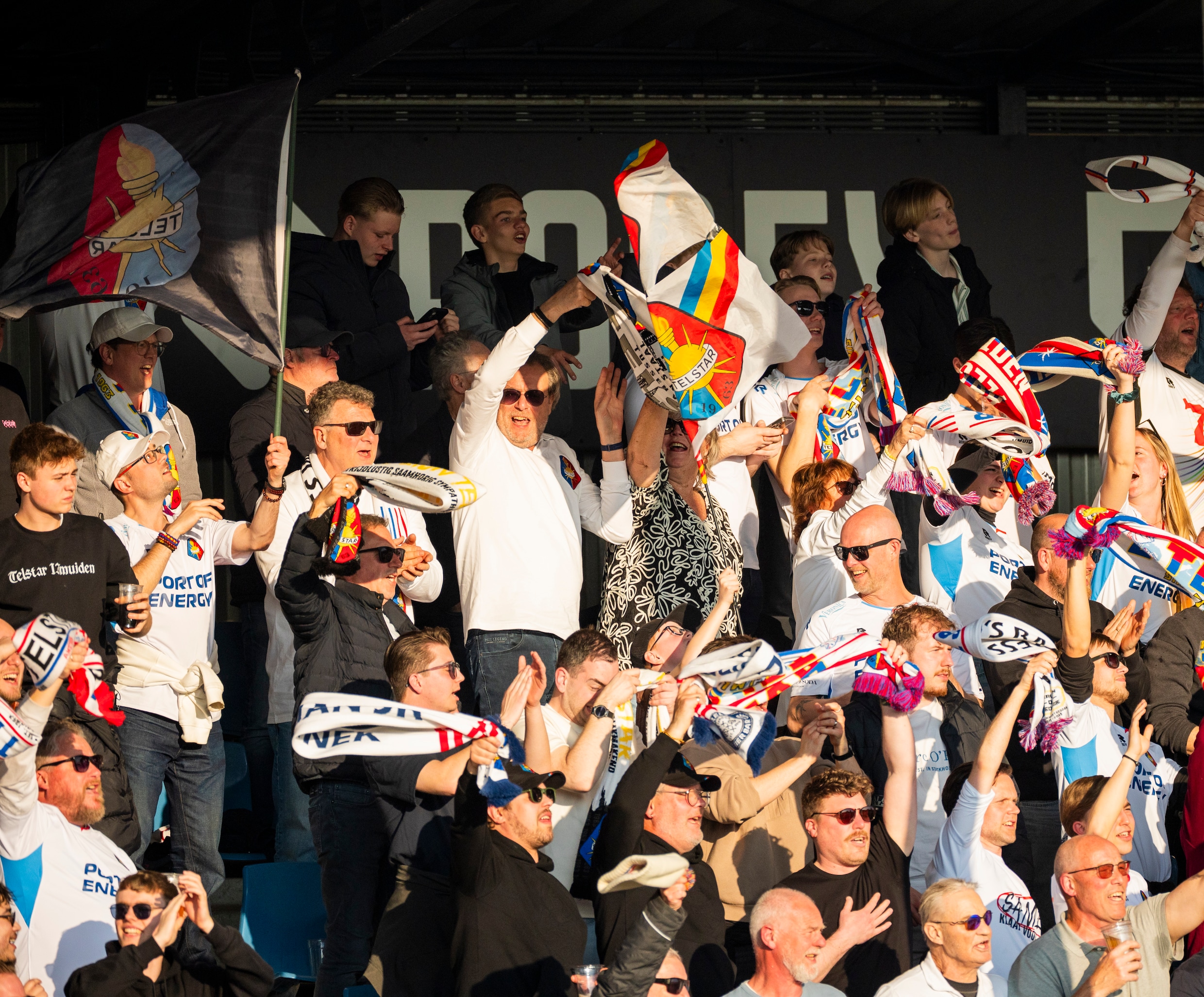 Velsen gaat na de tweede zege van Telstar op aanstaand kampioen PSV (3 ...