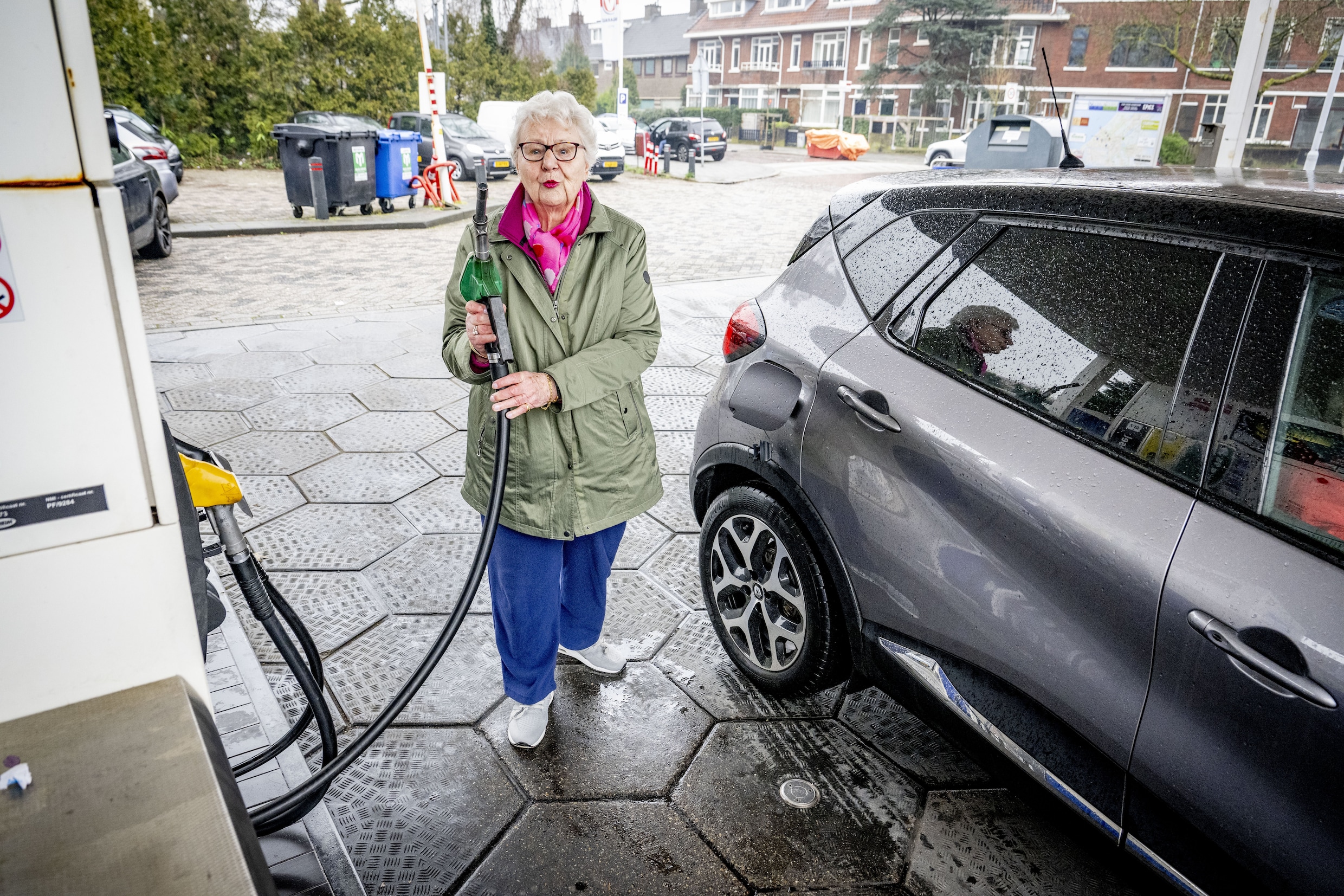 5.600 liter brandstof per uur voor één straaljager: wat doen al die ...