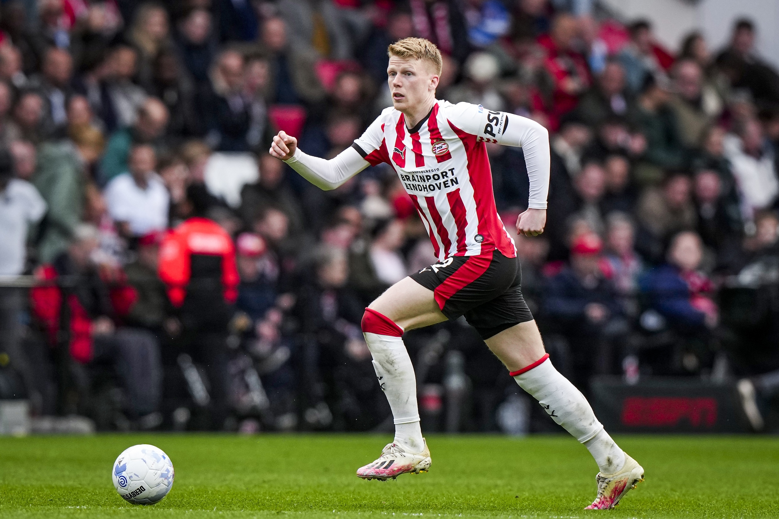 PSV overtuigend naar 27ste landstitel: ‘Geen moment gedacht dat we geen ...