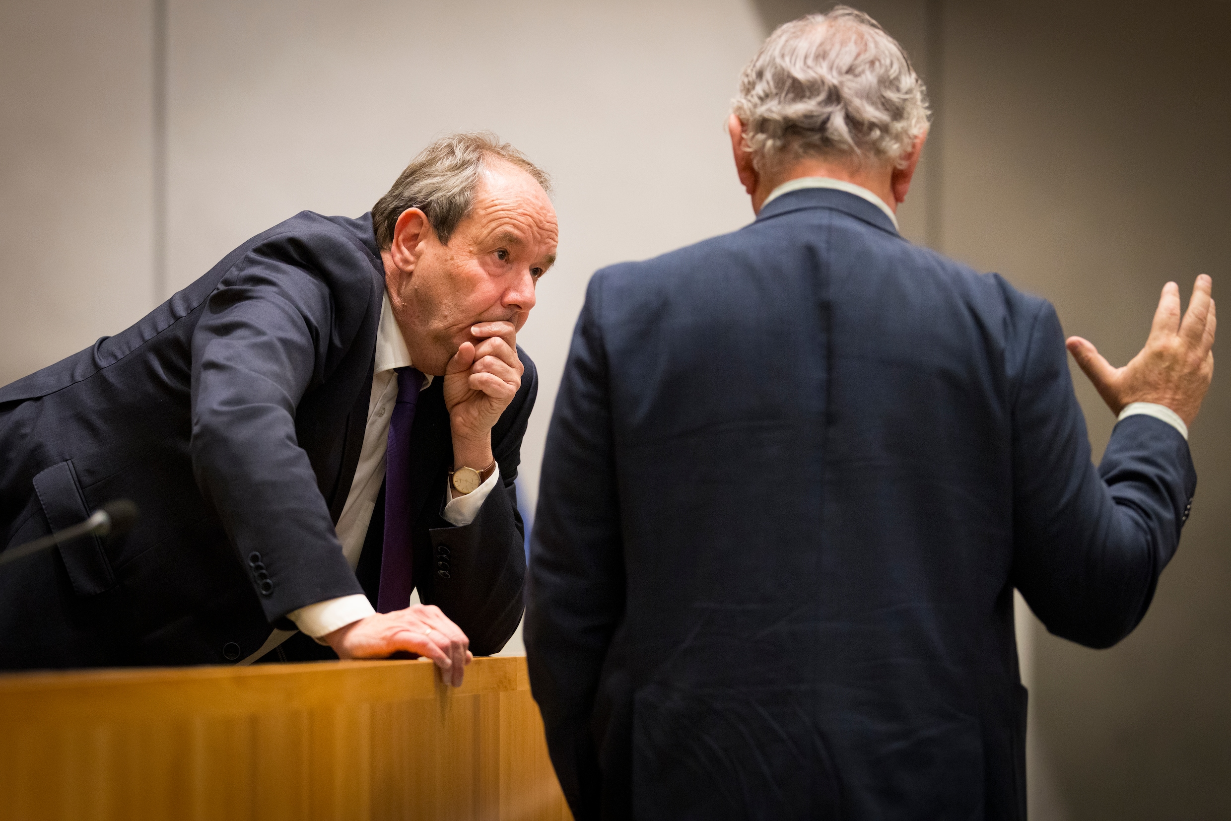 Oppositie krijgt het intern verlamde kabinet-Jetten niet in beweging ...