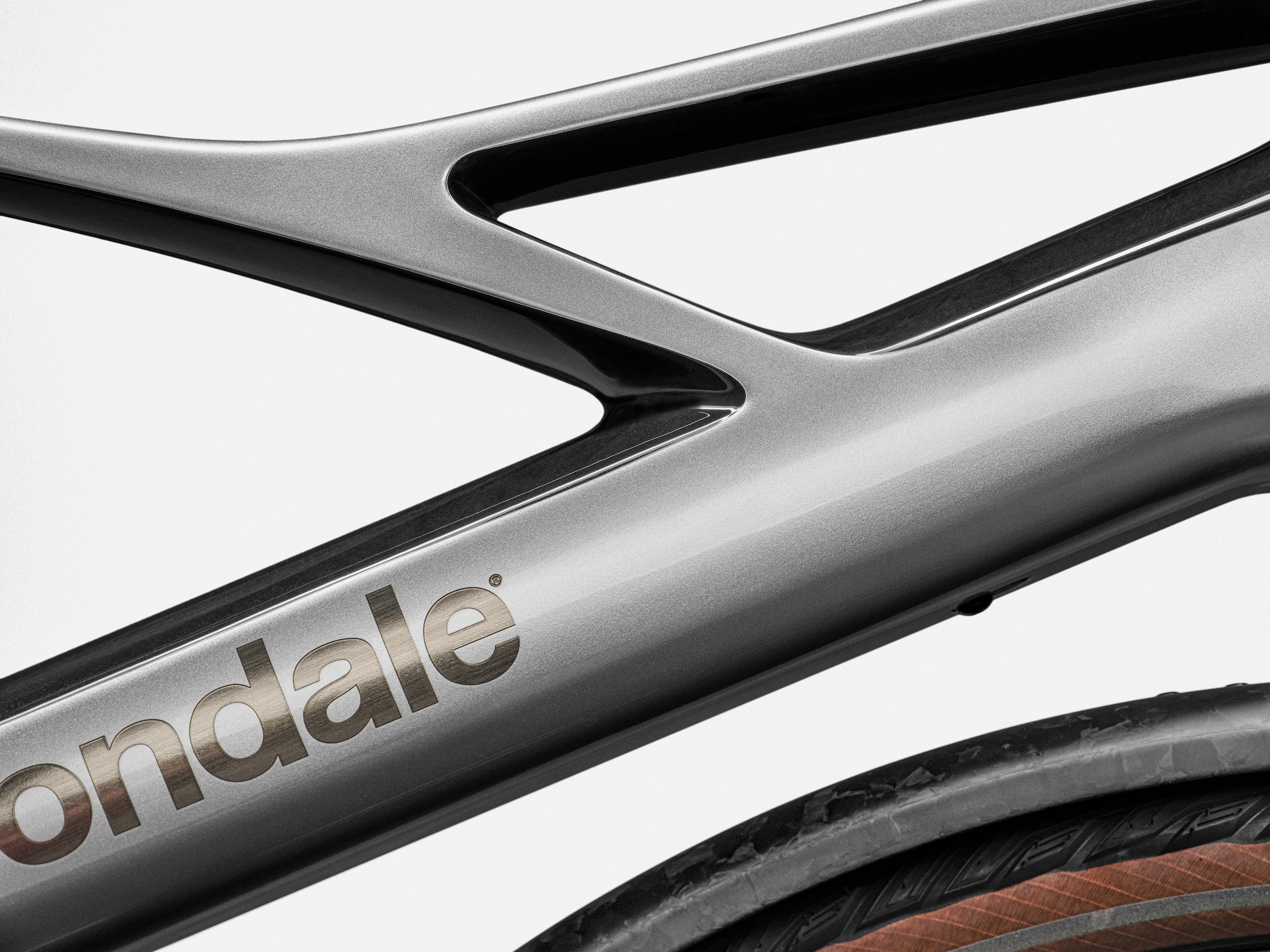 De elektrische stadsfiets van Cannondale doet zijn naam eer aan: de ...