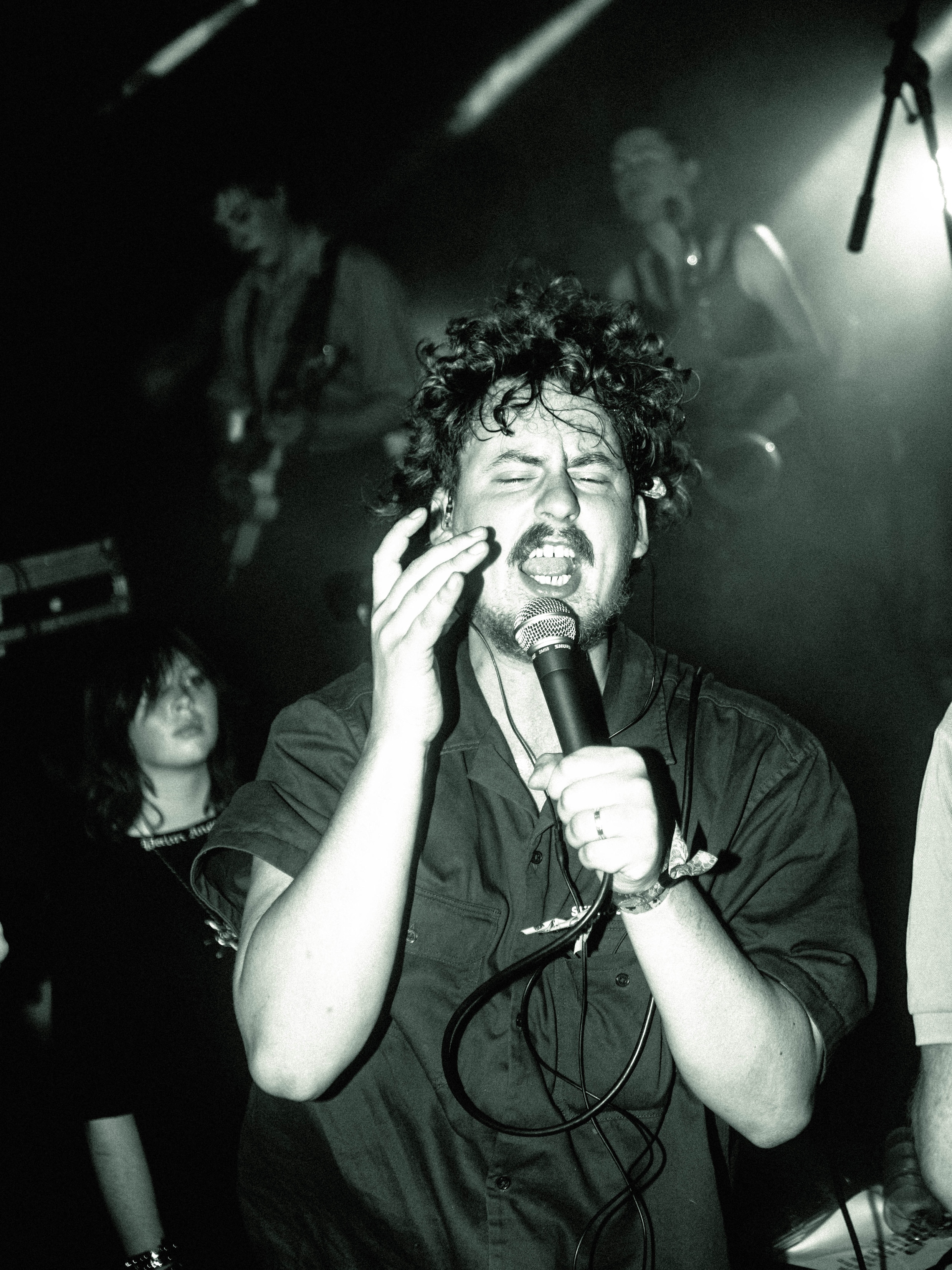 Ravepunkband Fat Dog maakt van de kolkende Ekko een gehoorzame chaos ...