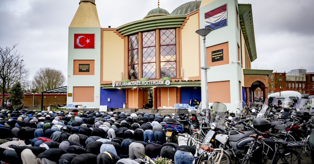 Rotterdamse moskee bekogeld en vernield. ‘Er is minder verbinding in ...