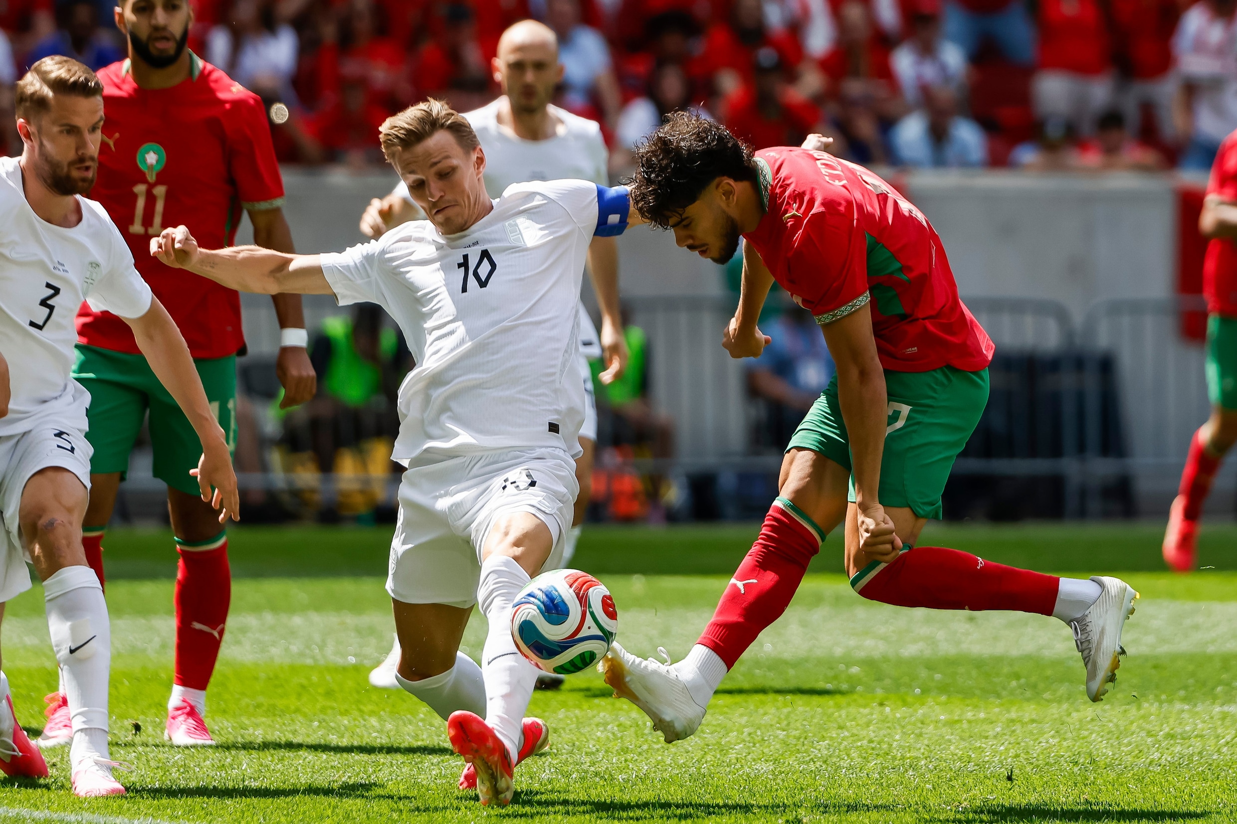 Schrik om ineenzakken Christian Eriksen, blessurezorgen bij Marokko na ...