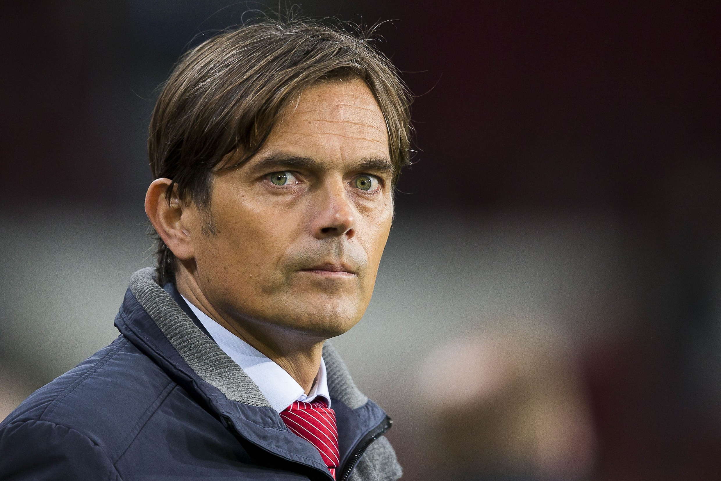 Cocu hervat deel van werkzaamheden | de Volkskrant