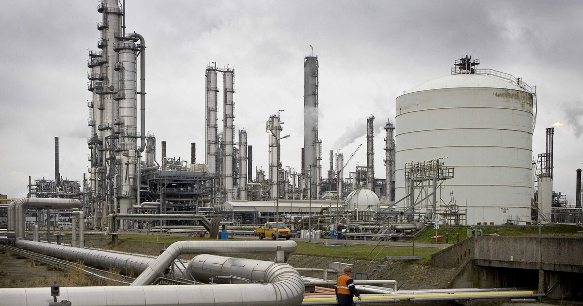 Shell Moerdijk tot einde van het jaar plat | de Volkskrant