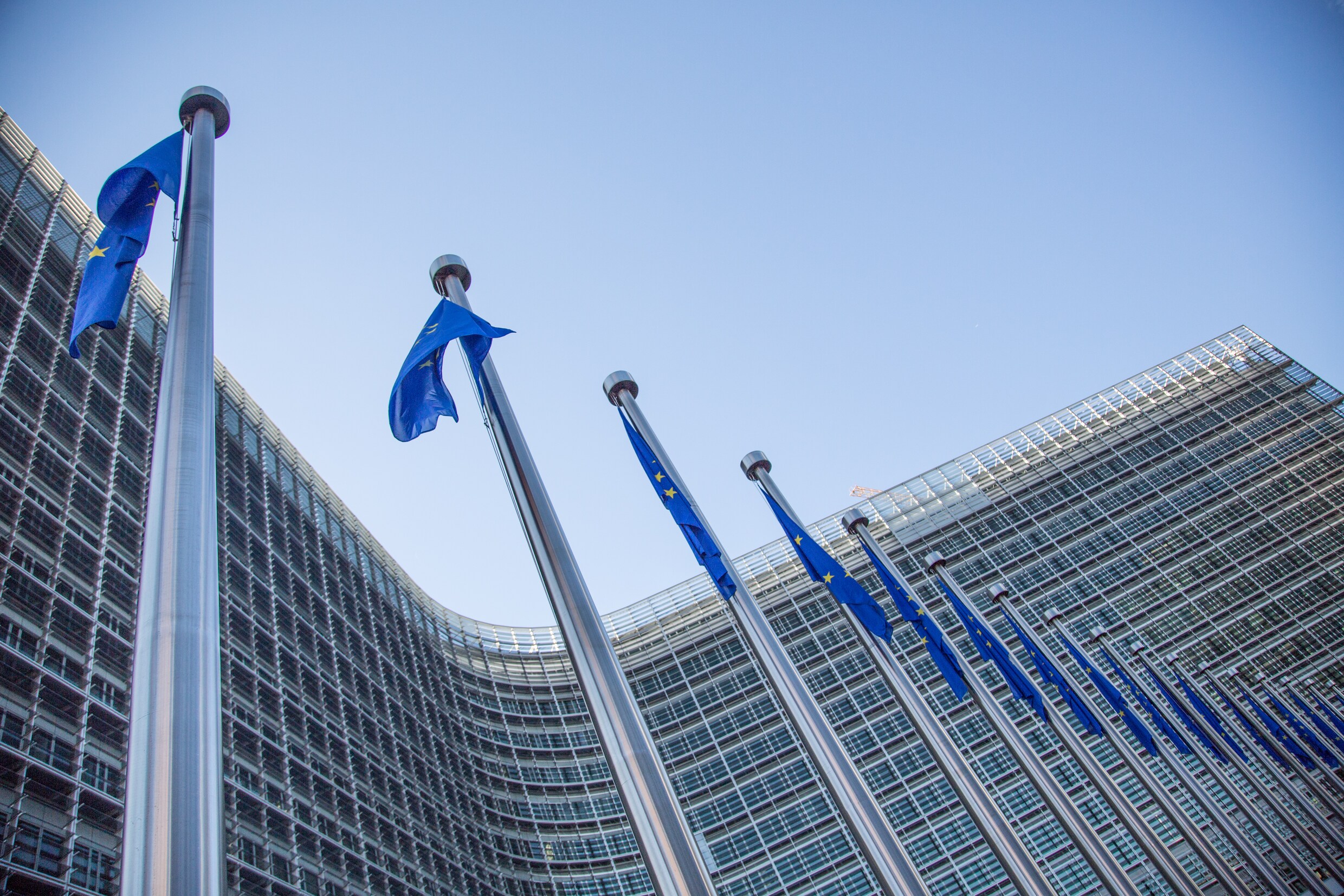 Europese Rekenkamer hekelt laks optreden van de Commissie tegen foute ...