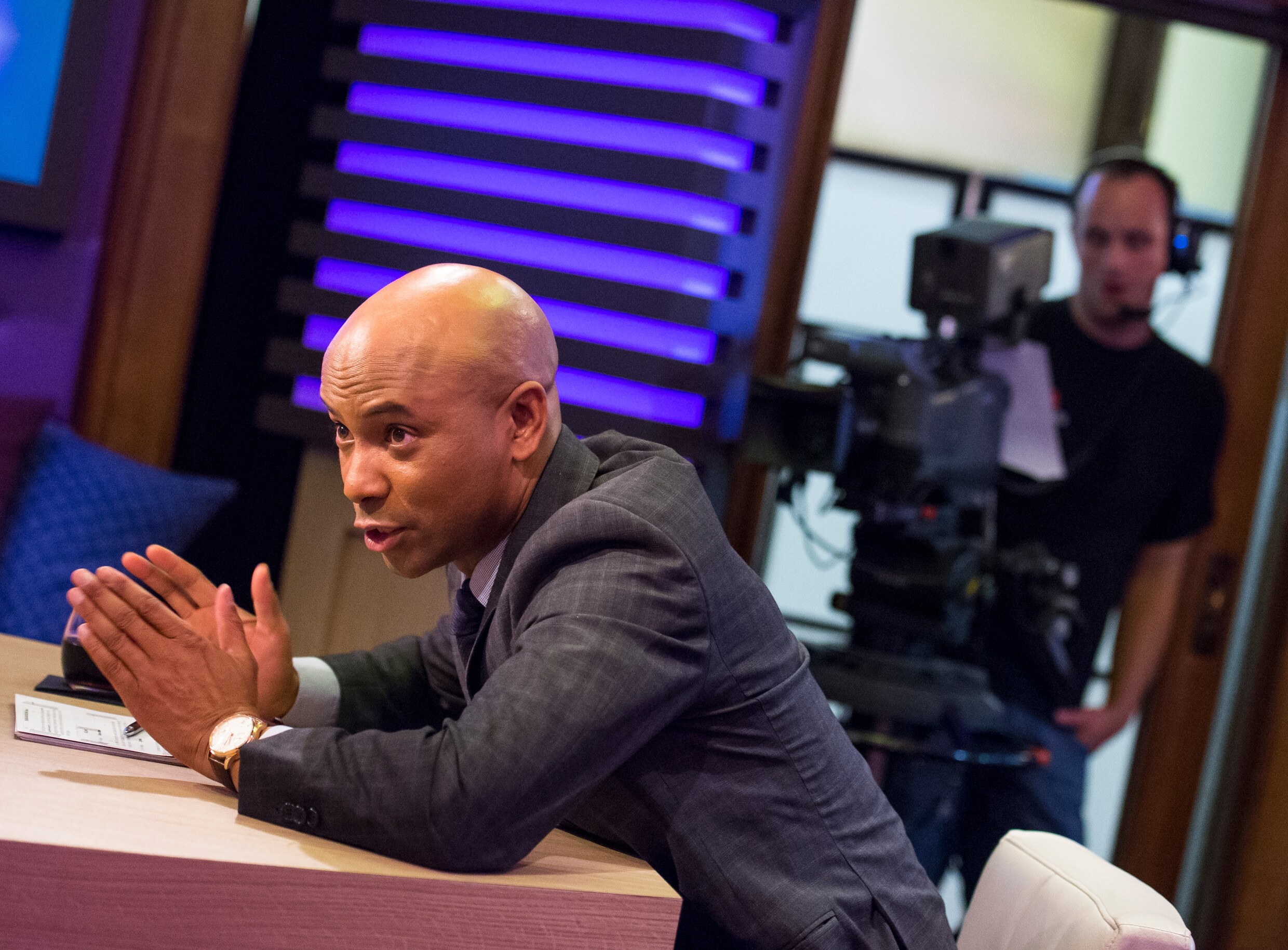 Meer dan miljoen kijkers voor eerste aflevering RTL Late Night in 2015 ...