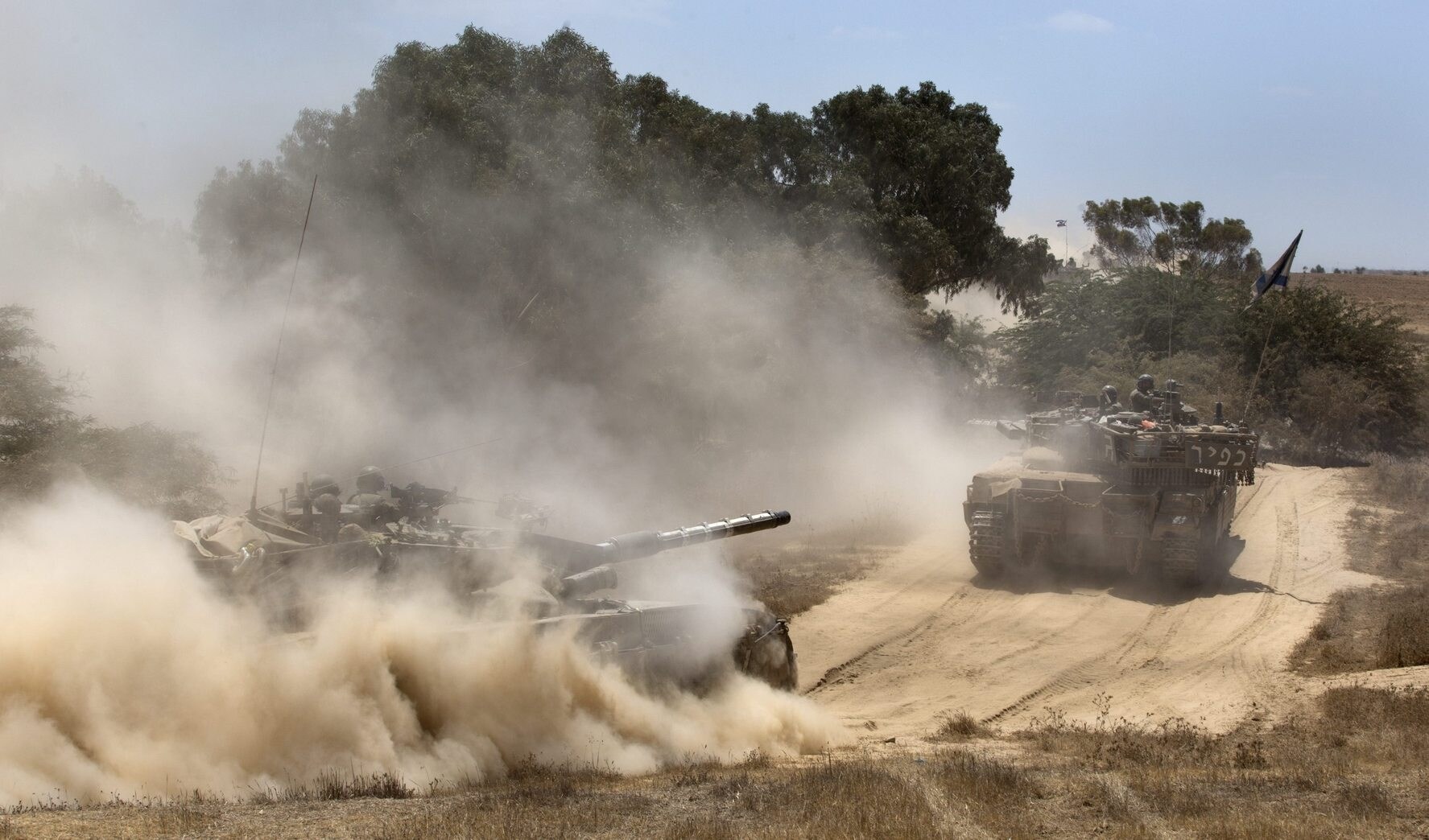 Israël trekt troepen terug uit Gazastrook, verplaatst strijd naar ander ... Israël trekt troepen terug uit Gazastrook, verplaatst strijd naar ander ...