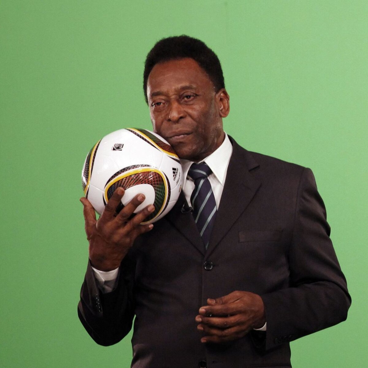 Pele De Entalhe Soccer Legend Pelé's Little Known Facts – VideoAge