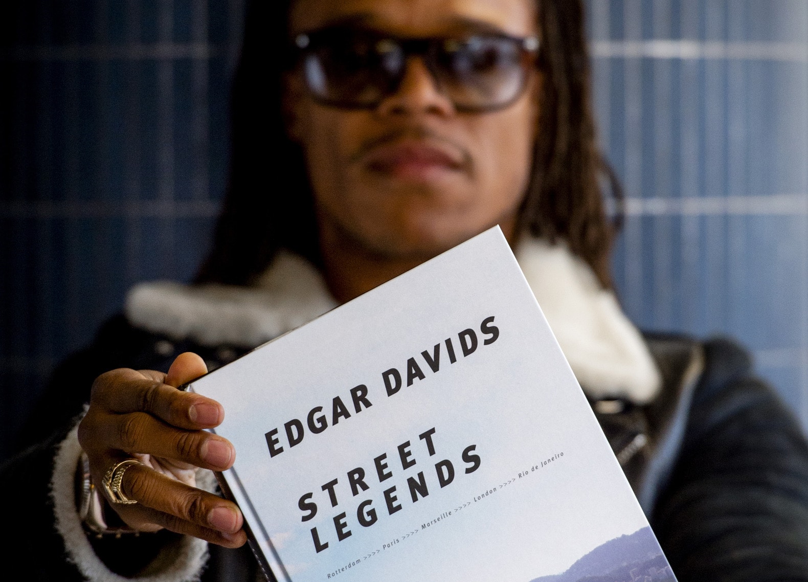 Edgar Davids documenteert straatvoetbal | de Volkskrant