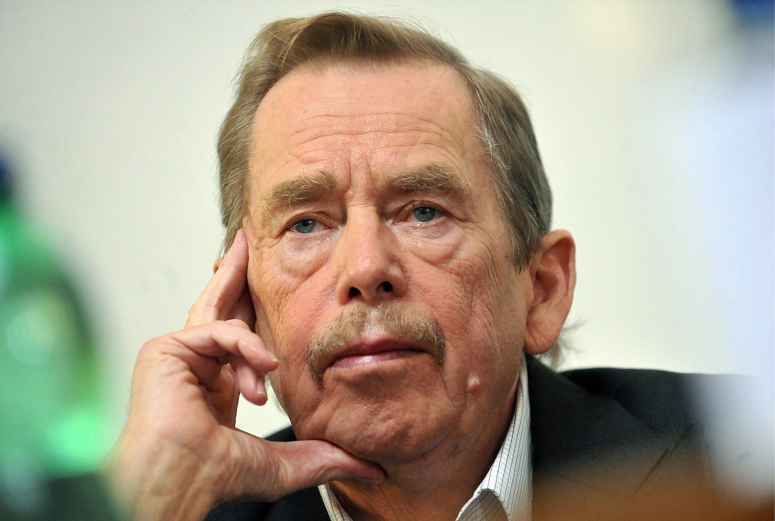 Vaclav Havel overleden | de Volkskrant