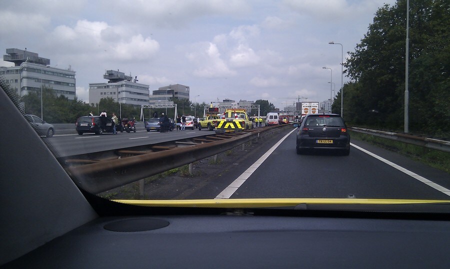 Deel A10 afgesloten na ongeluk | de Volkskrant