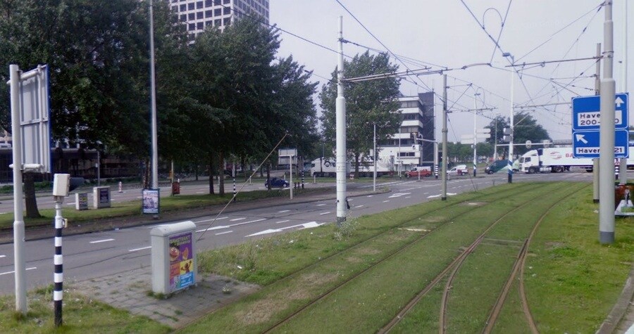 Verdacht pakketje onder auto blijkt nepbom | de Volkskrant