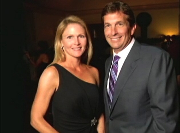 Multimiljonair (48) adopteert vriendin (42) als dochter | de Volkskrant