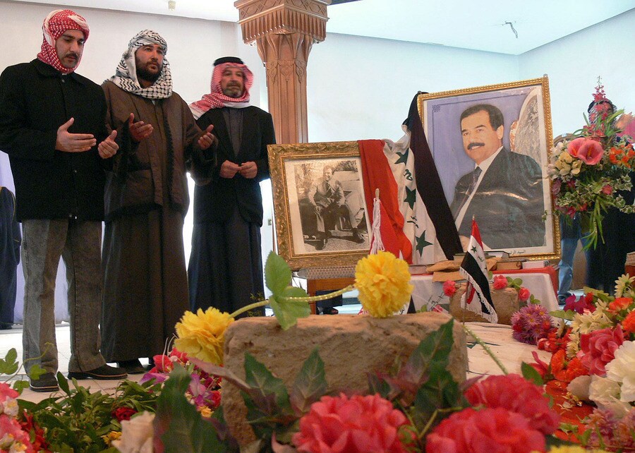 Saddam Hoessein krijgt veel te veel bezoek | de Volkskrant