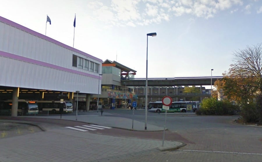 Man zorgt voor onrust op Zuidplein Rotterdam | de Volkskrant