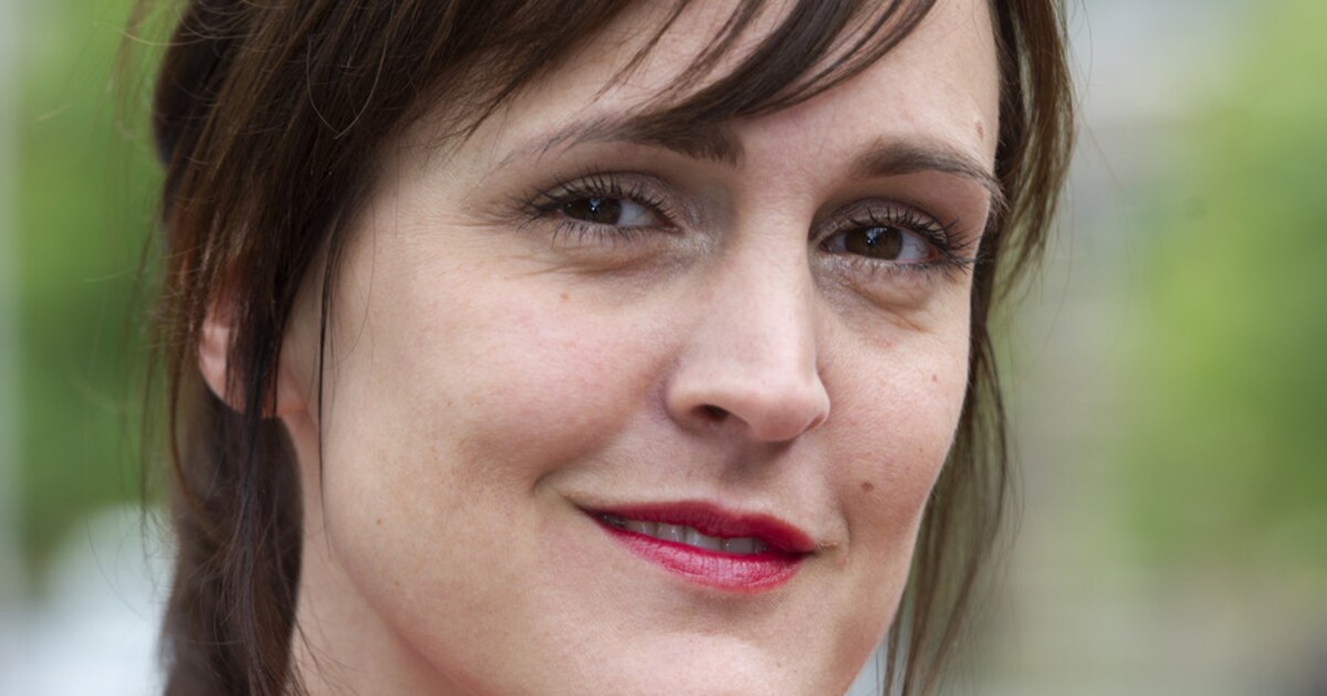 Ex-jakhals verbrijzelt rugwervel tijdens Wie is de Mol? | de Volkskrant