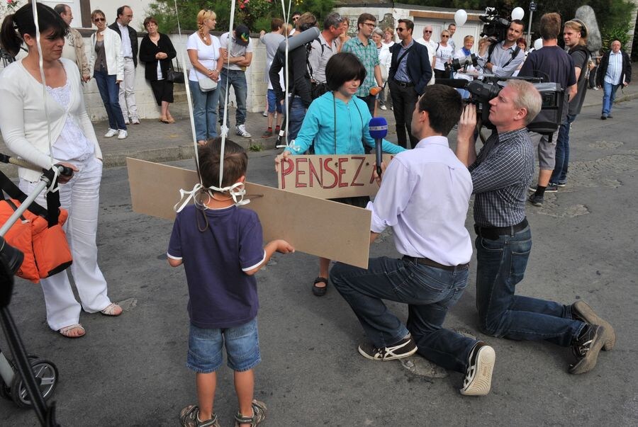 Belgen de straat op tegen vrijlating Michelle Martin | de Volkskrant