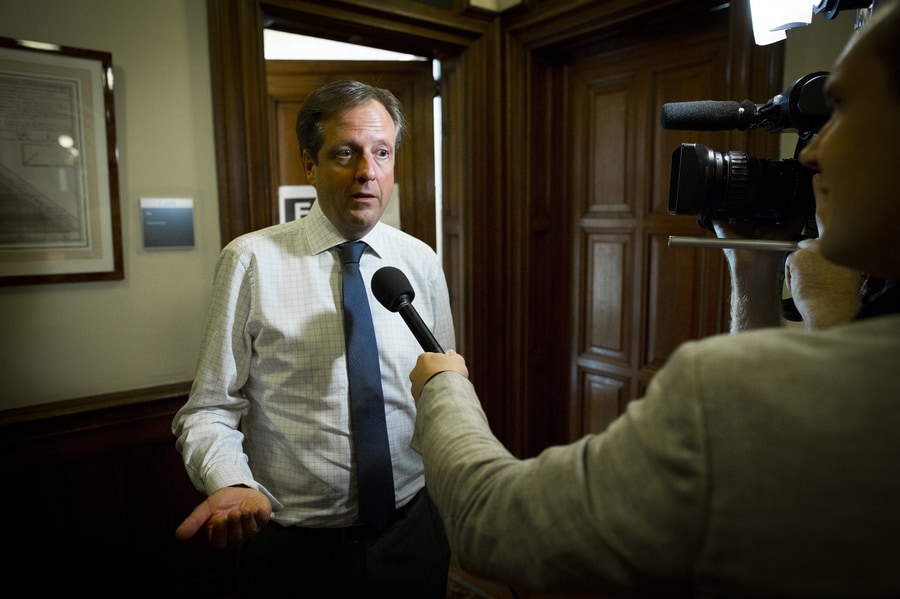 Pechtold belt met 84-jarig slachtoffer rellen Haren | de Volkskrant