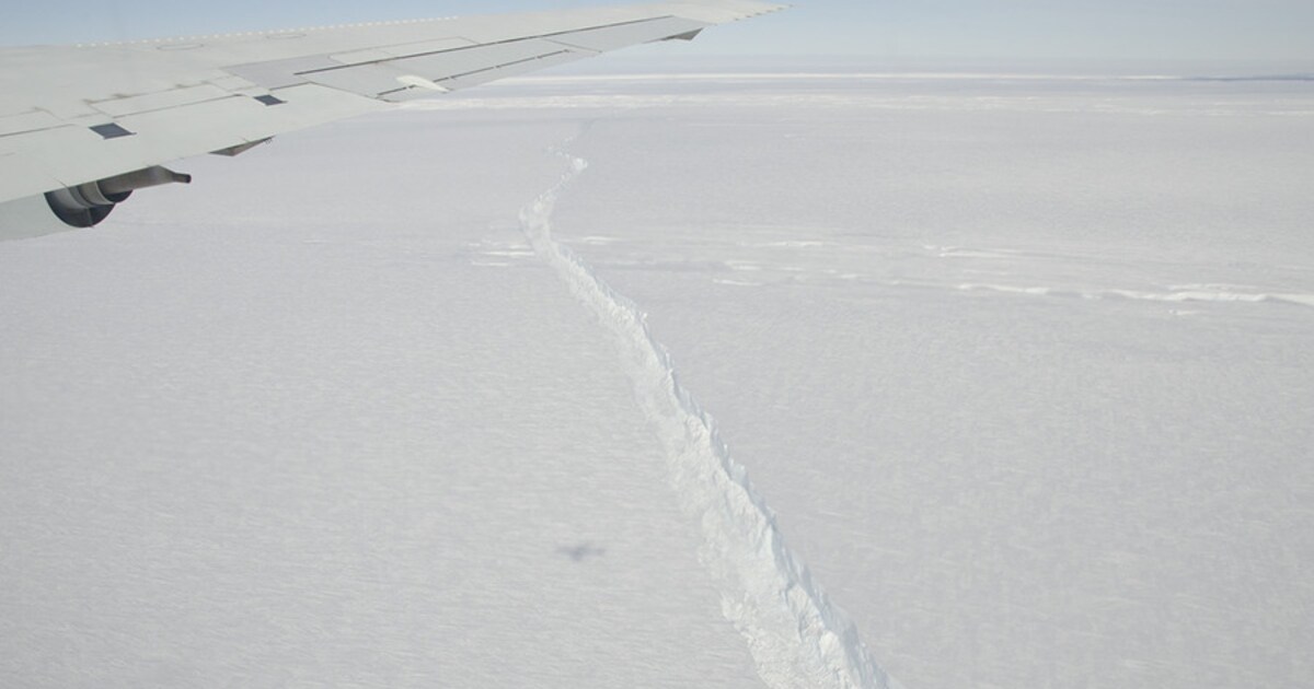 Nasa gaat enorme scheur in zuidpoolgletsjer onderzoeken | de Volkskrant