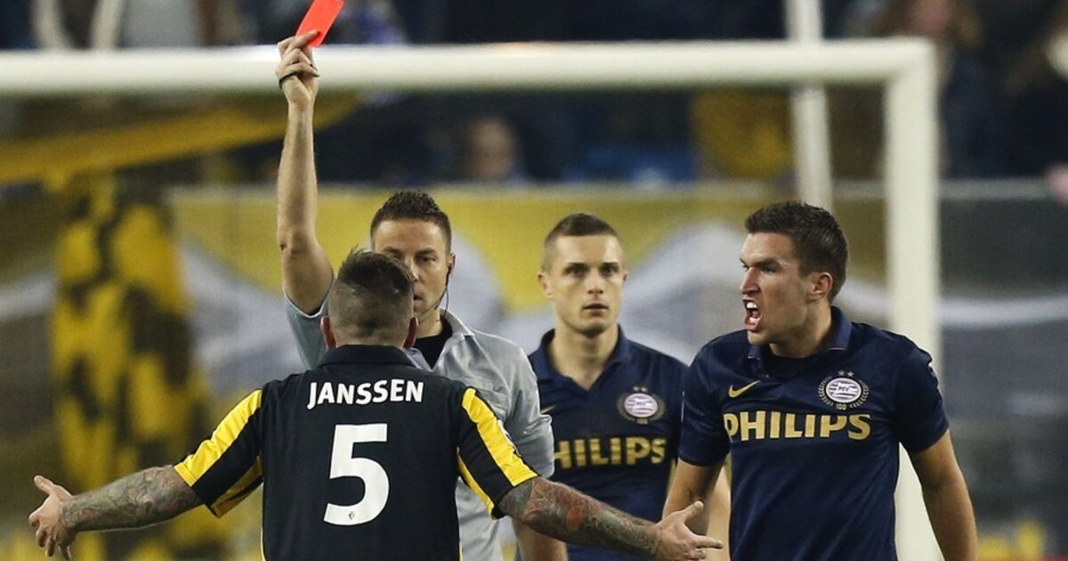 Janssen na rood: 'Ik ben geen speler die iemand bewust schopt' | de Volkskrant