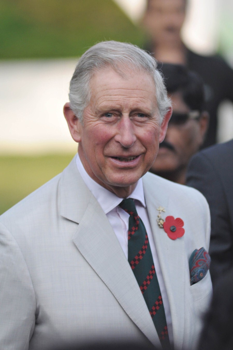 Charles is nog altijd geen koning, en vraagt vast pensioen aan | de ...