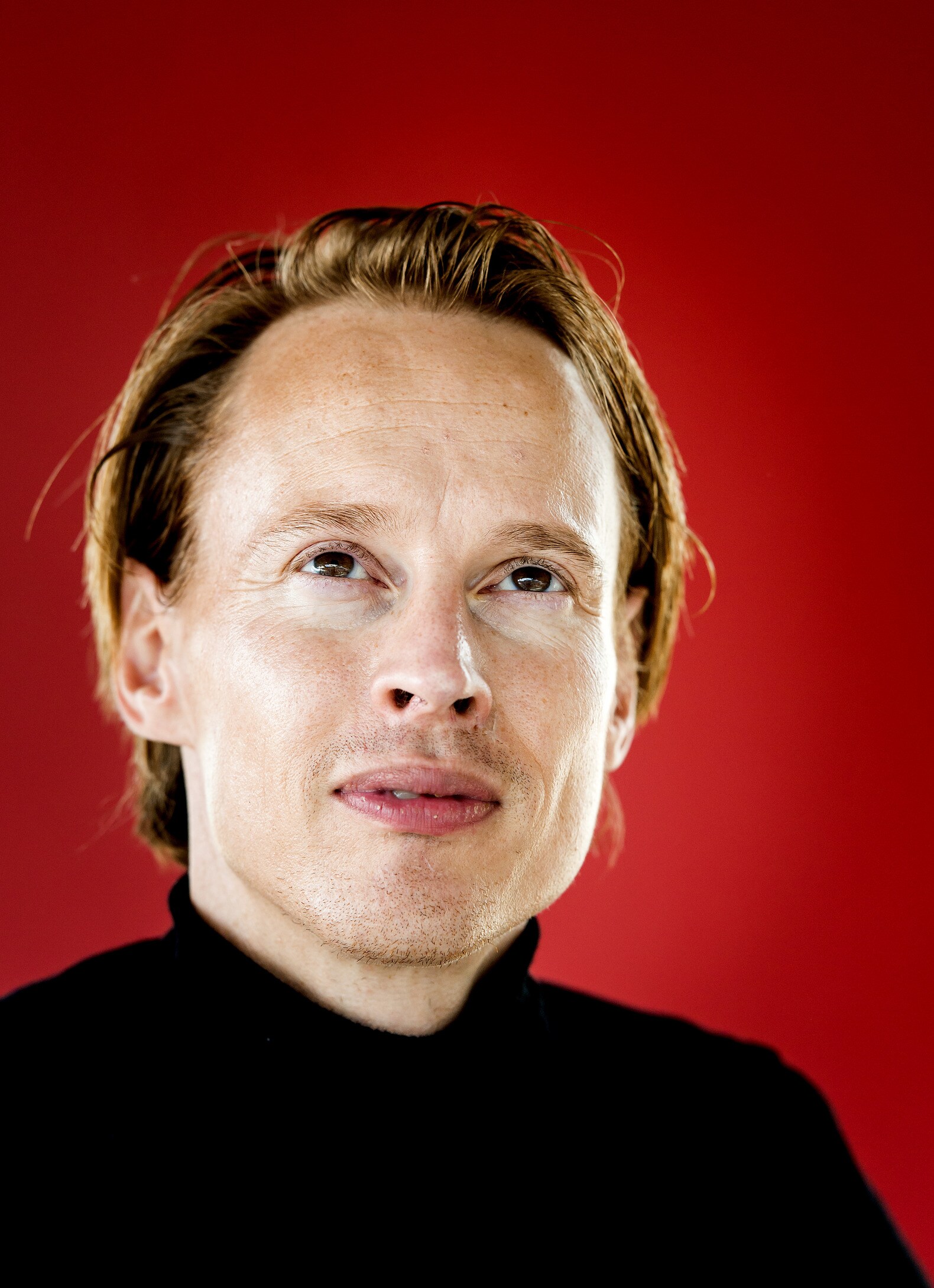 Daan Roosegaarde maakt tijdelijk Holocaust-monument met 104 duizend ...