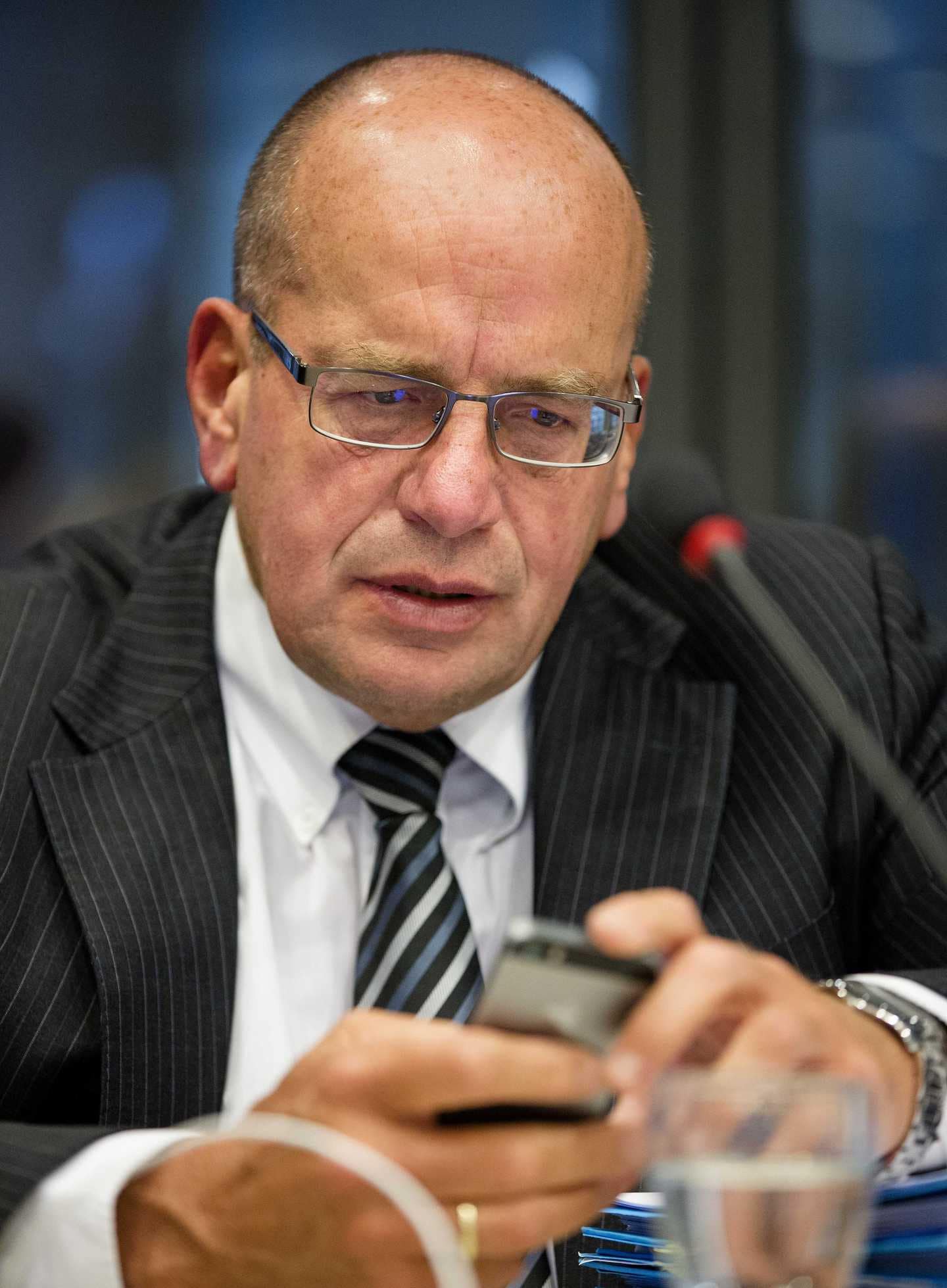 Zesvoudig moordenaar mag op onbegeleid verlof, Teeven niet in beroep ...